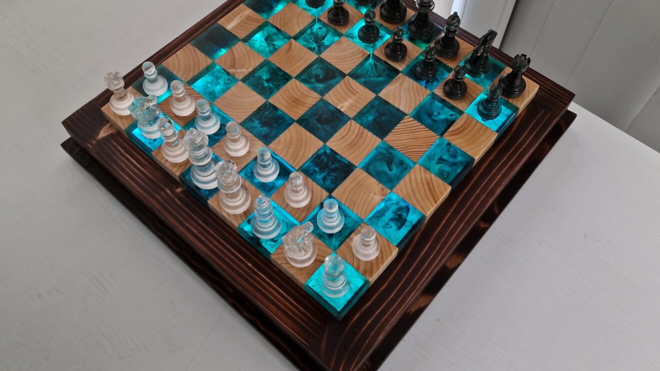 Chess of Wood and Epoxy with Floating effect and LED - woodseasonstore.com