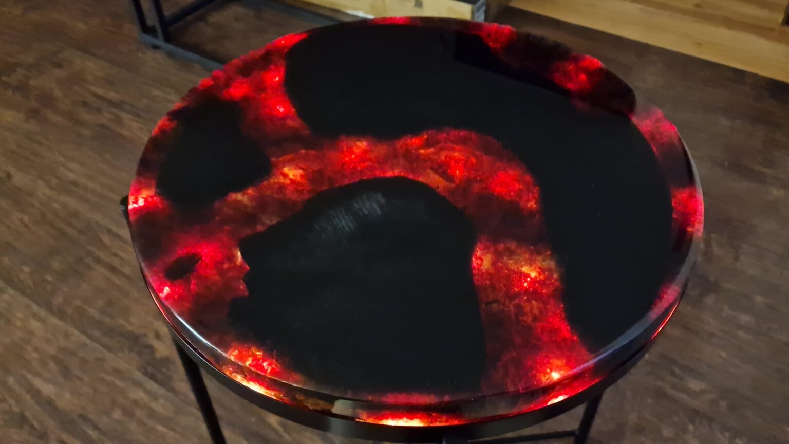 Burning Table of Wood and Epoxy and LED - woodseasonstore.com