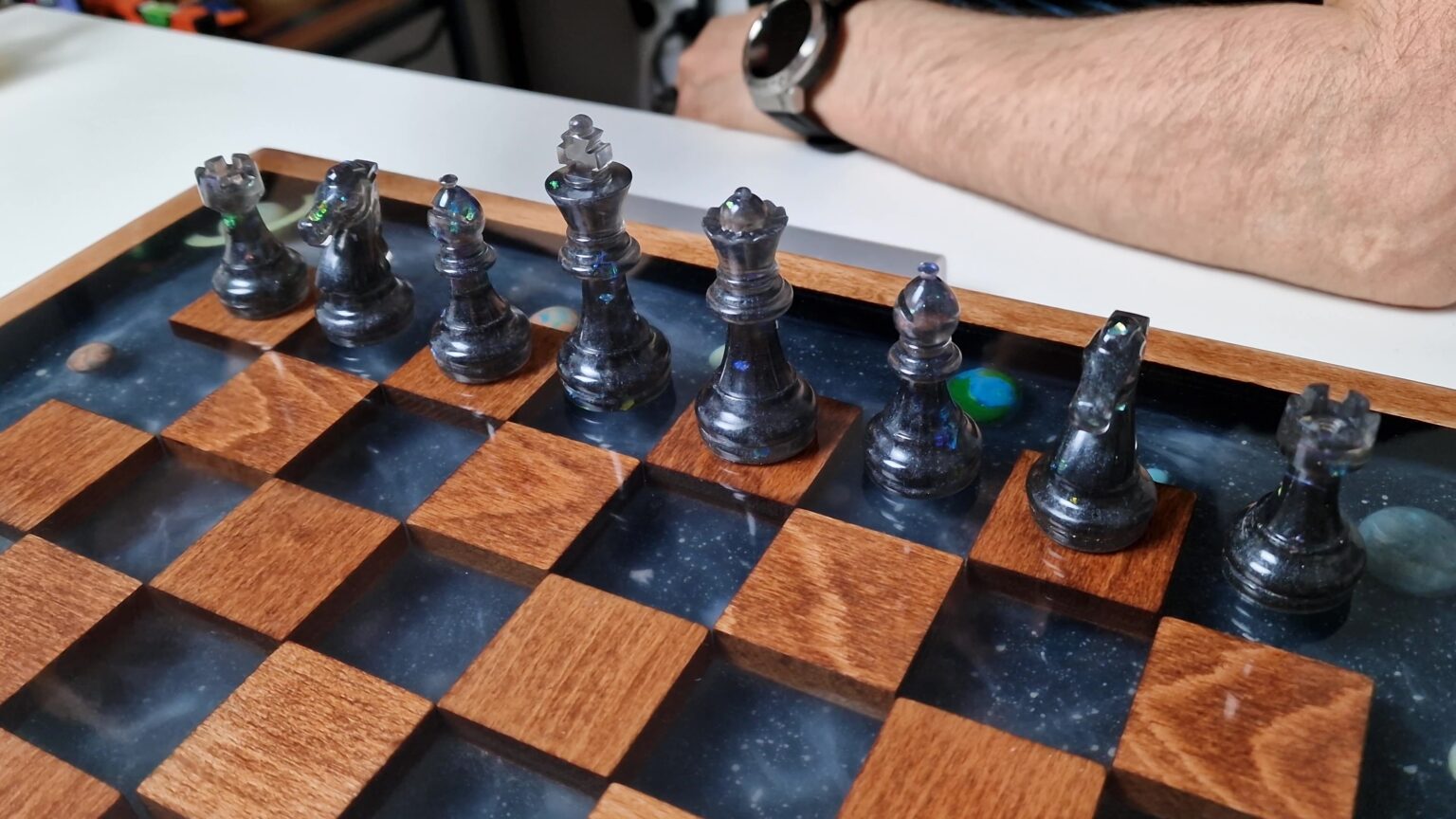 Space Chess made of Oak and Epoxy Resin - woodseasonstore.com